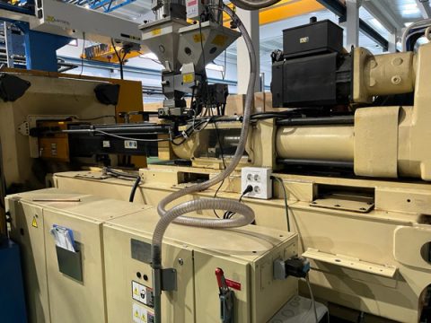 Sold – HUSKY HYLECTRIC H400 injection molding machine | Industrialmak